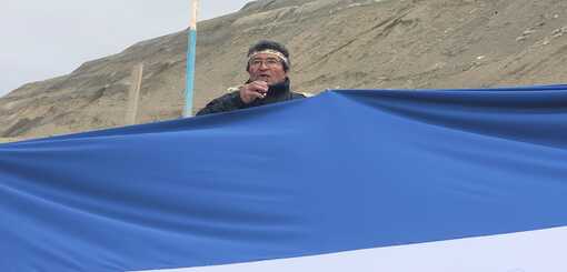 Izaron la bandera mapuche tehuelche en el Cerro Chenque – Radio Nacional